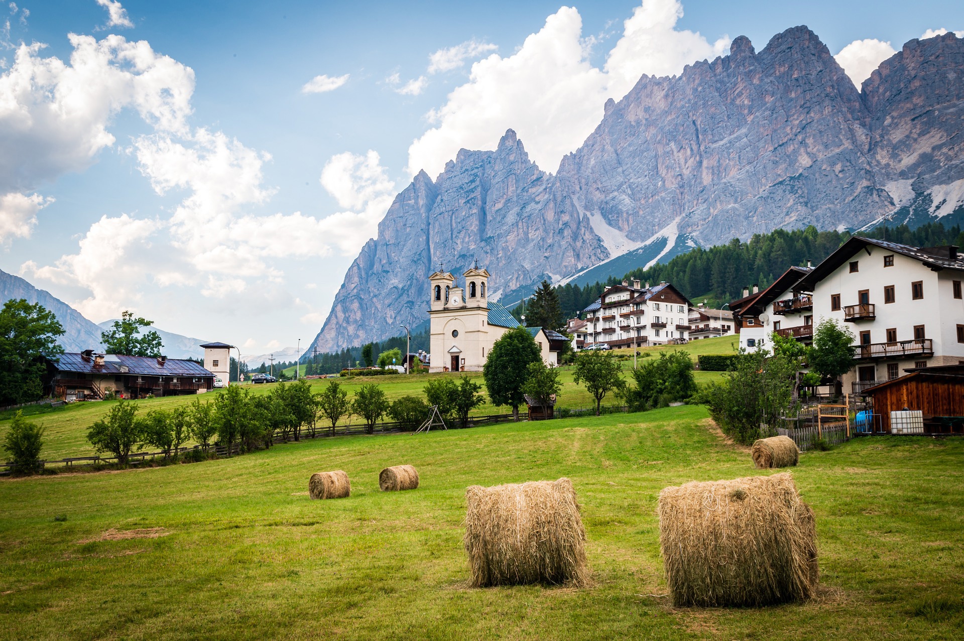 Discover the Dolomites | Location & travel guide